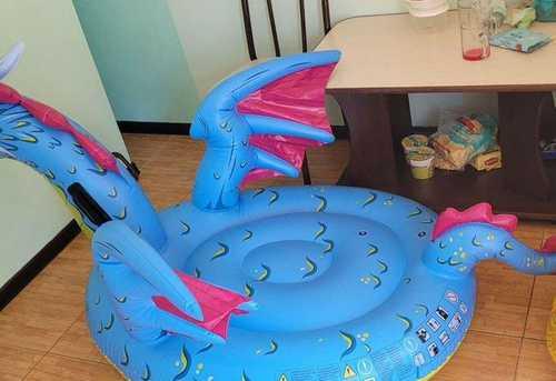 Надувной дракон для плавания