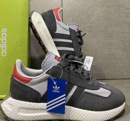 Кроссовки Adidas Retropy