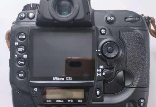 Nikon D3X, d3000