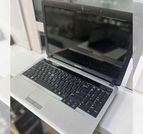 Ноутбук samsung rv510