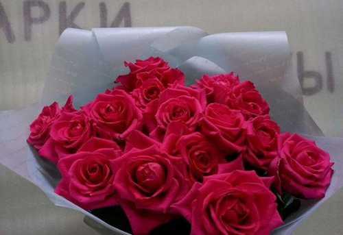 Малиновая роза букет цветов доставка Москва Люберц