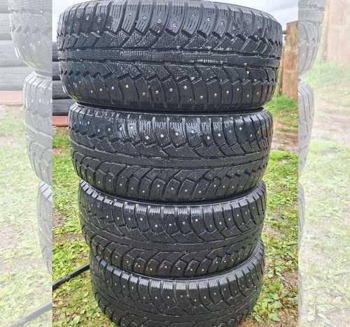 Резина зимняя 235 50 R18