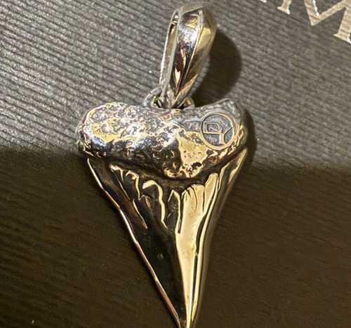 Кулон David Yurman акулий зуб