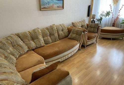 Комплект диван +кресло+пуф