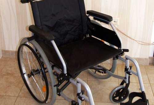 Инвалидная кресло-коляска складная KY874L