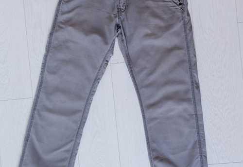 Серые мужские джинсы Levis