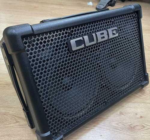 Комбоусилитель roland cube street ex