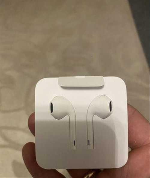 Гарнитура Apple EarPods