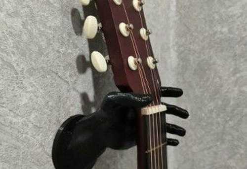Настенный держатель для гитары в виде руки