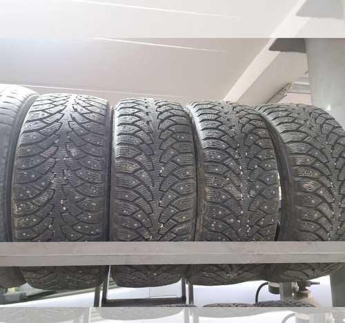 Nokian Tyres Hakkapeliitta 4 215/45 R17 91T