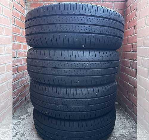 Nexen Roadian CT8 215/65 R17 104T