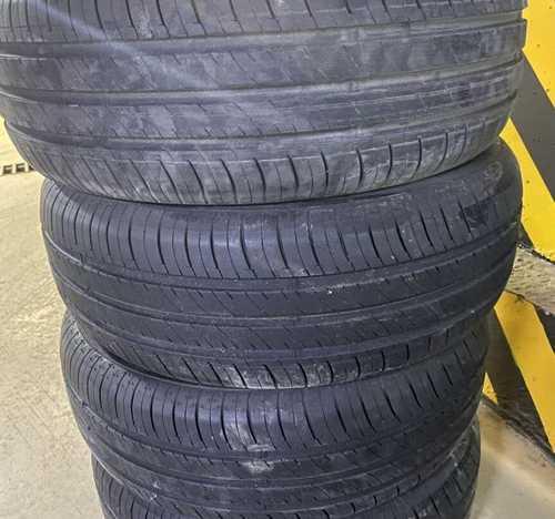 Nankang NA-1 215/60 R16 99H