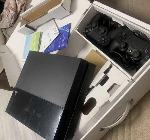 Sony PlayStation 4, 500 ГБ, 2 геймпада