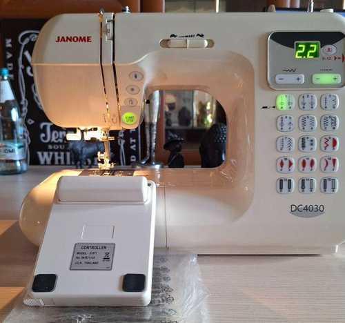 Швейная машина janome DC 4030