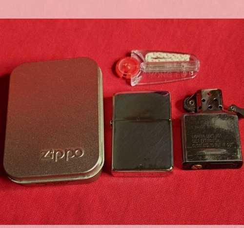 Зажигалка бензиновая zippo