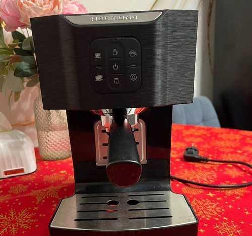 Кофеварка Redmond RCM-1511