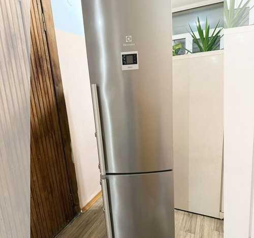 Холодильник бу Electrolux EN3881