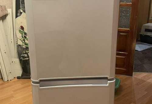 Холодильник Indesit bi160