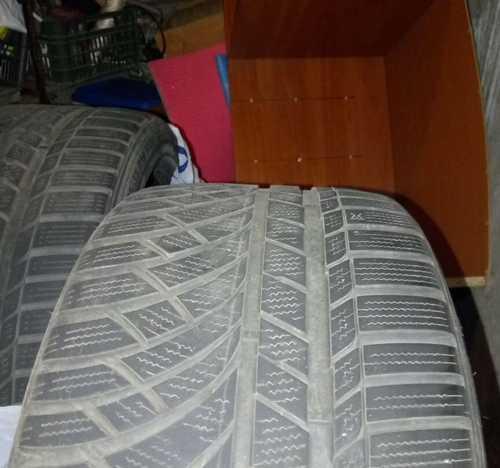 Kumho WinterCraft WP72 275/35 R19 68C