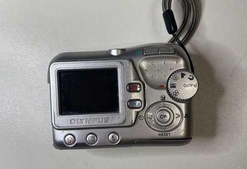 Винтажный фотоаппарат olympus