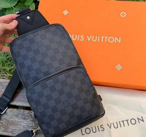 Сумка Louis Vuitton через плечо