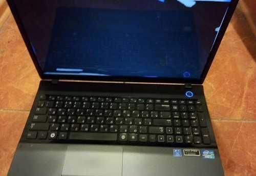 Ноутбук Samsung NP300E5X-U01RU