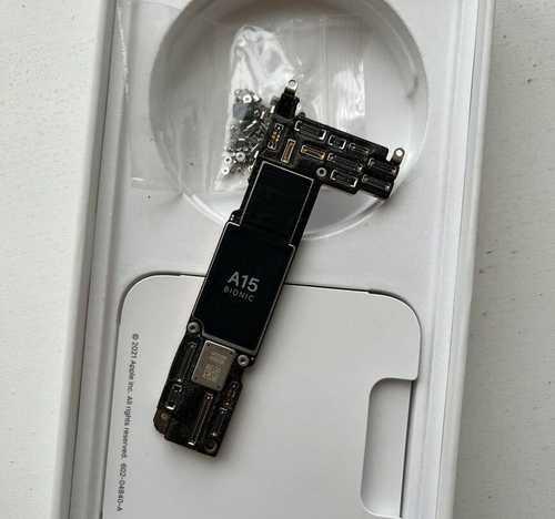 iPhone 13, 128 гб