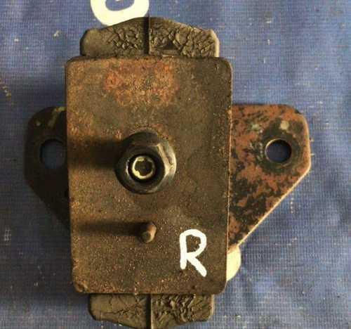 Опора двигателя Hyundai Grand Starex