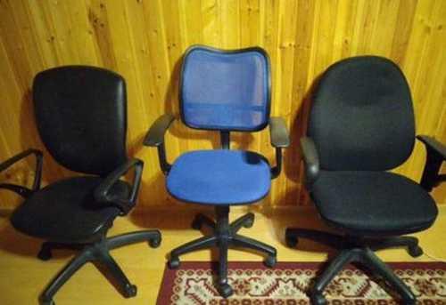 Офисные кресла, 2 шт в отл состоянии