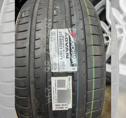 Yokohama Advan Sport V107 275/40 R21 и 315/35 R21