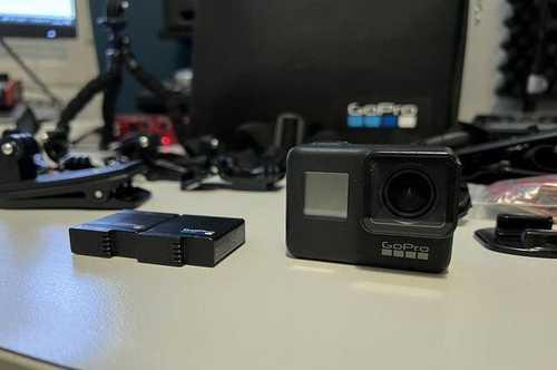 GoPro Hero 7 black + 2 батареи + куча креплений