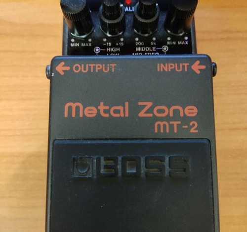 Гитарная педаль boss Metal Zone MT-2