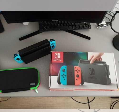 Nintendo Switch Прошитая + 4 Джойкона и полный ком