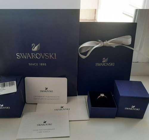 Кольцо Swarovski золотое напыление