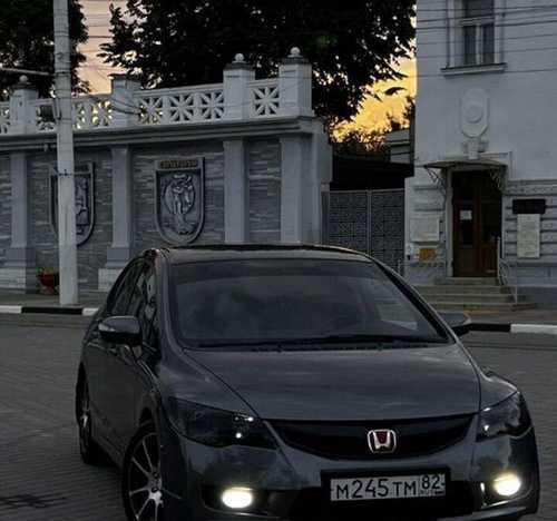 Бампер honda civic 4D