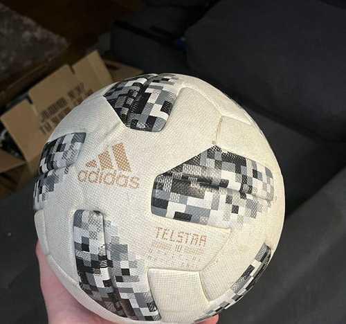 Футбольный мяч adidas telstar