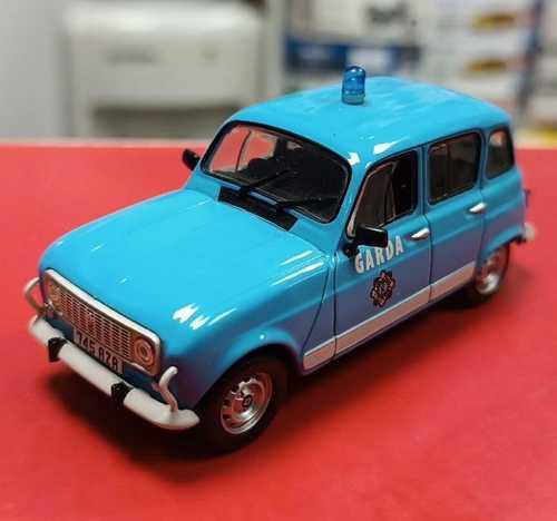 Полицейские Машины Мира №76 - Renault 4L garda 1:4
