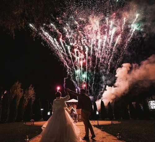 Свадебные фейерверки: холодные фонтаны, салют, дым