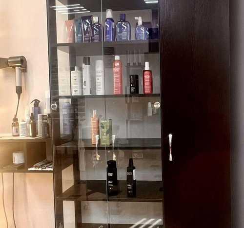 Стеклянный шкаф витрина с ключом