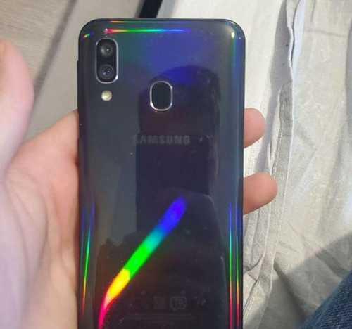 Samsung Galaxy A40, 4/64 ГБ