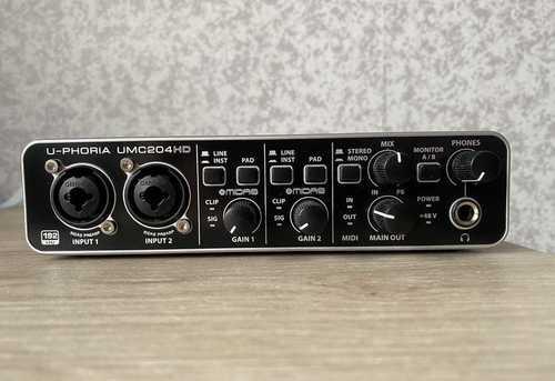 Аудиоинтерфейс Behringer UMC204HD