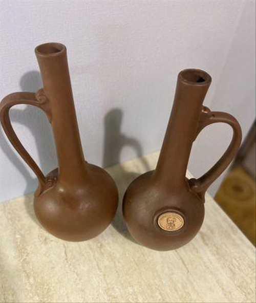 Глиняный кувшин для вина