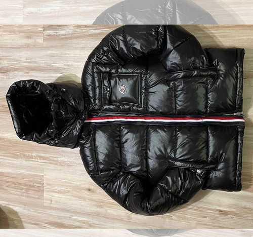 Зимняя куртка moncler