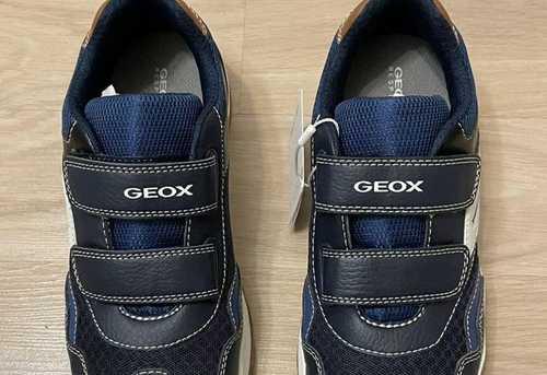 Новые кроссовки Geox р.36