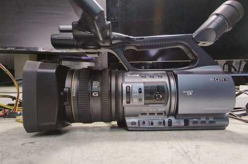 Профессиональная Видеокамера Sony DCR-VX2200E