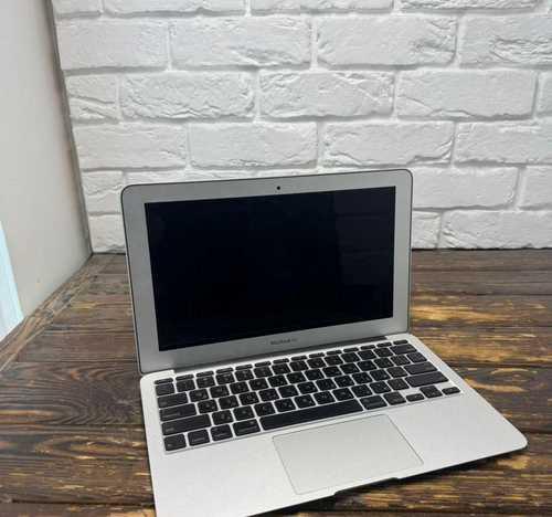 Apple MacBook Air 11 2010 2DUO/ram4/ssd128