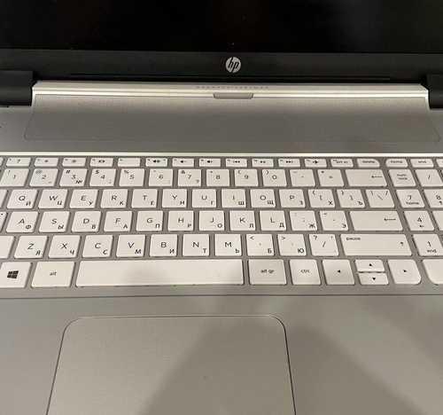HP Pavilion 17-f110nr (A10-5745M/8 GB/R7 M260/1TB