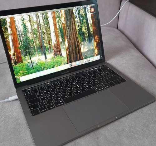 Macbook Pro 2018 4 ядра i5 3,8 GHz/ 8Gb / 256 Gb