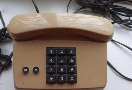 Стационарный телефон времен СССР, из гдр, бежевый