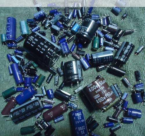 Конденсаторы 200 шт от 6.3v до 450v всё сразу